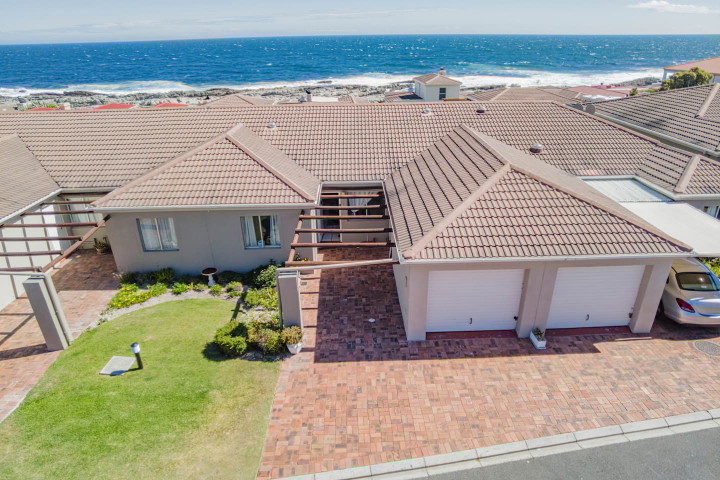 Nostalgie - Hermanus Beach Club - Hermanus