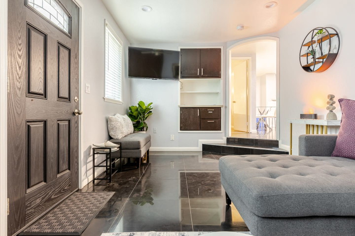 Quiet Victorian 2br  Ping Pong  Parking  W/d - Oakland, CA