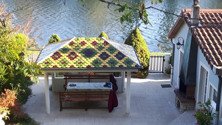 Belle Maison Au Bord De L'eau - Jura