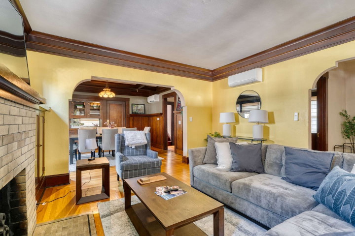 Historic Craftsman | 5br/2ba | Foodie Row - Portland, OR