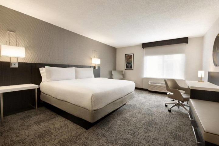 Walk To Smithsonian + On Site Dining & Pool - Washington, DC