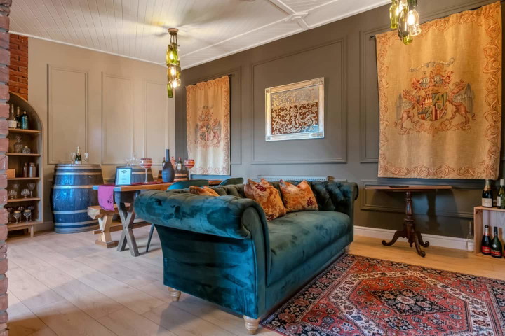 Pools Cottage 4 Winery-inspired Countryside Stay - Coventry