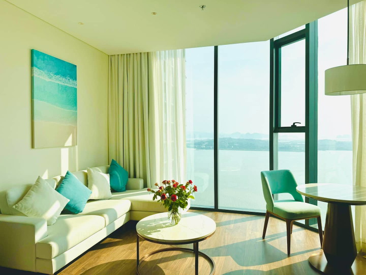 30f Panoramic Ha Long Baynetflix Rainfall Shower - China