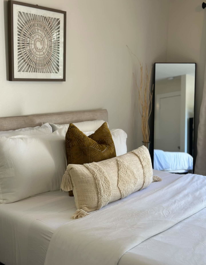 New Private, Modern Centrally Located Apartment! - East Hampton