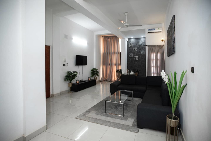 Secure Modern Home Near Embassies & Un - Niamey