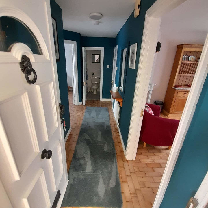 Two-bedroom Apartment In Westport Town. - Westport