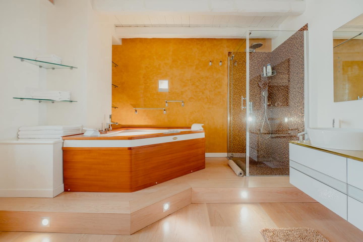 Aphrodite Luxury Penthouse With Jacuzzi In The Center For 4 - Trieste