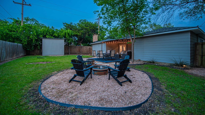 New! The Rustic Retreat - Bryan, TX