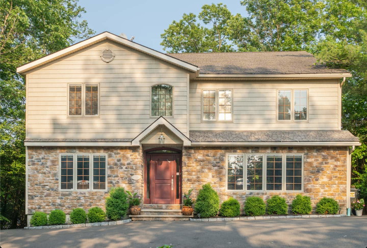 Lakefront Lux: Private Dock, Game Rm, Near Hudson - Hudson, NY