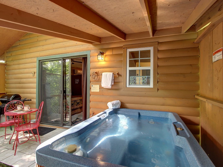 Near Pigeon Forge Parkway- Perfect For A Couple! - Pigeon Forge