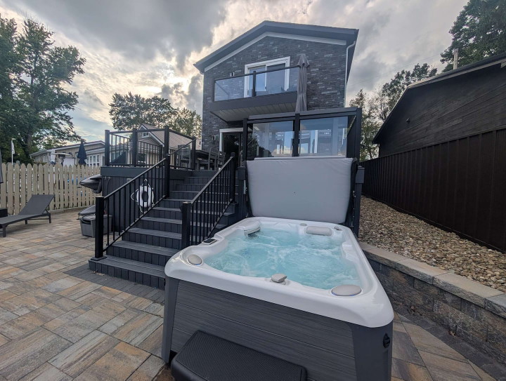 Portage Lakes Retreat | Hot Tub + Boat + Lake View - Portage Lakes, OH