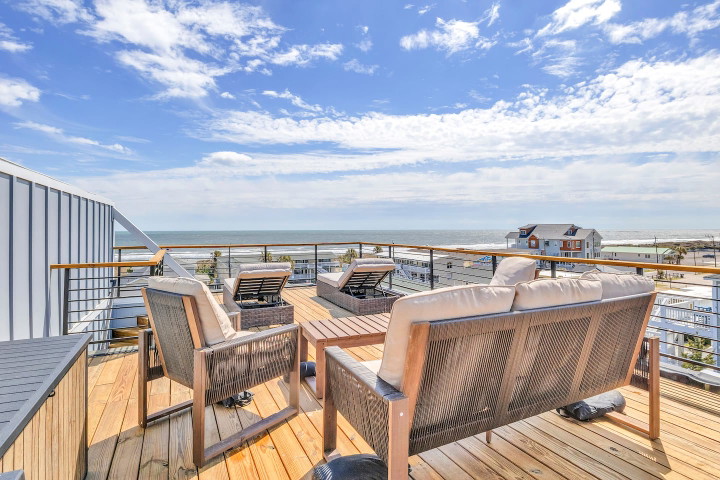 Ocean View 5br - Steps To Beach W/parking/elevator - Carolina Beach, NC