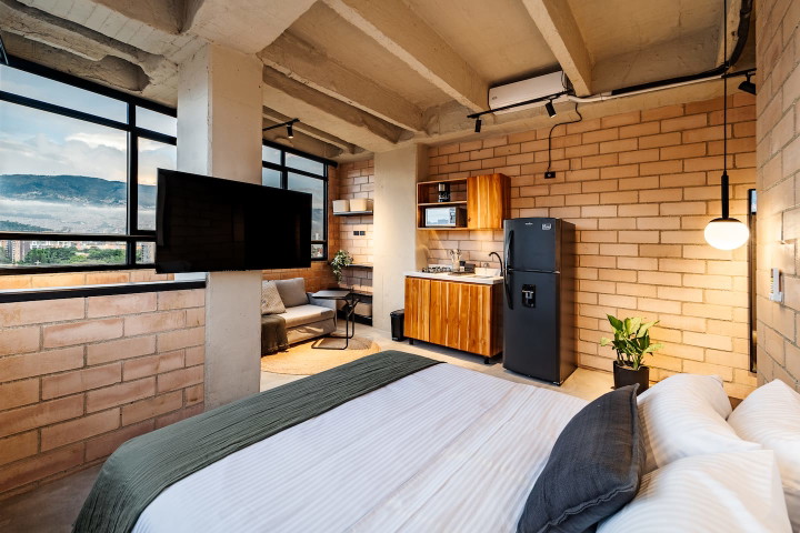 Modern Comfort: A/c, Wi-fi, Prime Location 1004 - Medellín