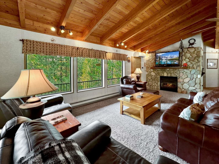 Cozy Cabin Getaway | Air Hockey + Shuffleboard - Cascade, ID
