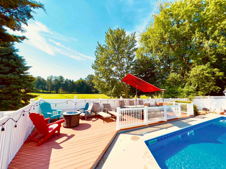 "The Saltwater Sanctuary | Near Hershey Park" - Hershey, PA