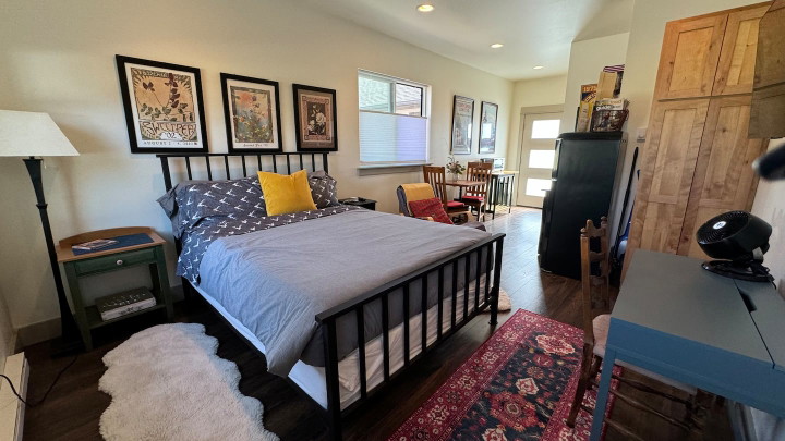 Solar, Pet Friendly Studio Near Dwntwn & Airport - Bozeman, MT