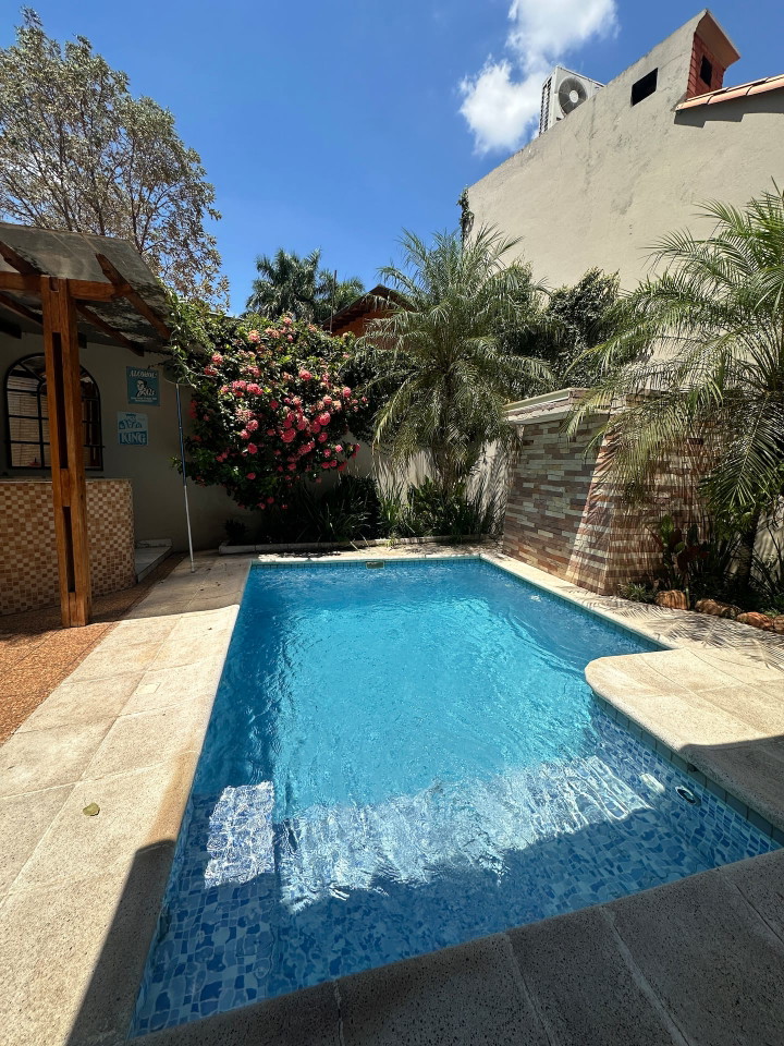 Oasis Urbano : Maison Confortable Avec Piscine Et Bar - Asuncion