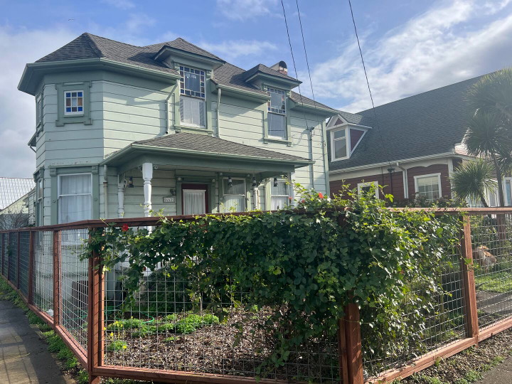 Downtown Historic House For Family & Friends - Fort Bragg, CA