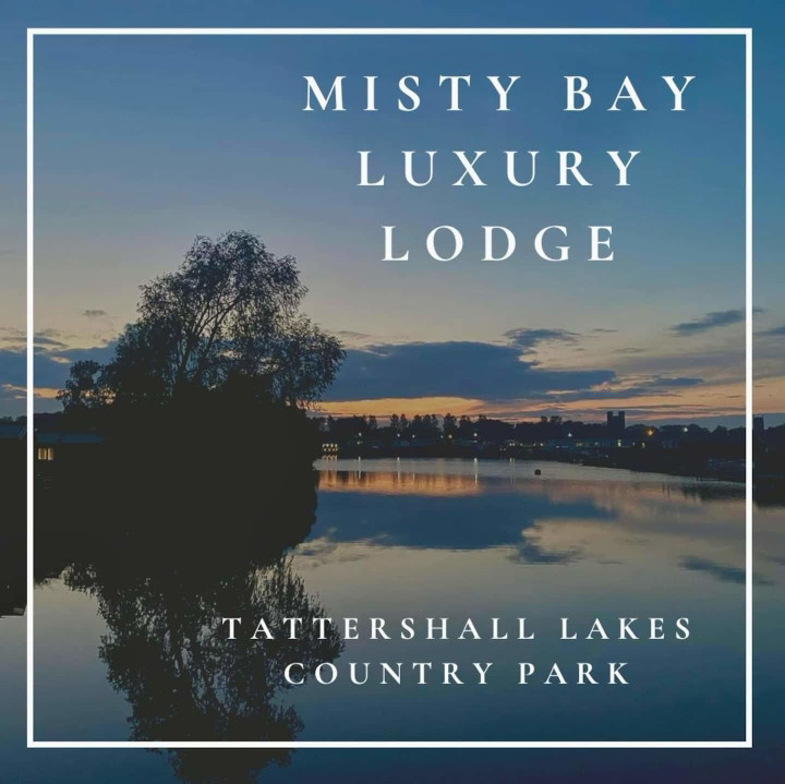 Beautiful Lakeside Lodge On Misty Bay With Hot Tub - United Kingdom