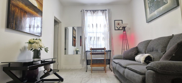 Gusii- Ground Floor, King Bed, Recliner, 1br Aptmt - Windsor, ON, Canada