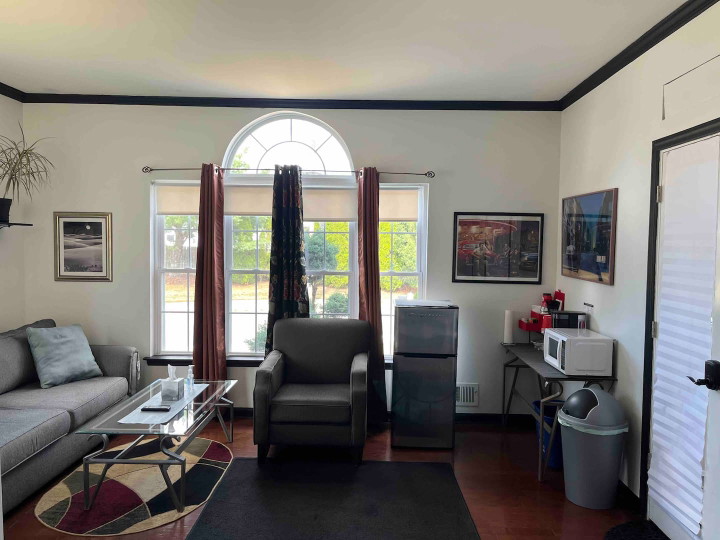 Modern Spacious Private Suite Within Newer Home - New Brunswick, NJ