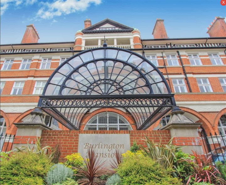 Spacious Historic Apartment - Bournemouth
