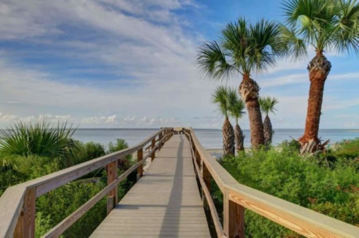 Brass Rail 319-premier Condo-sleeps 10-pools & Spa - Tybee Island, GA
