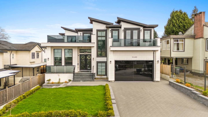 Luxury 6br Family Home | Near New Westminster - Coquitlam