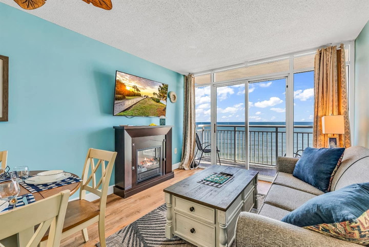Oceanfront 2br | Cozy Fall Getaway - Myrtle Beach, SC