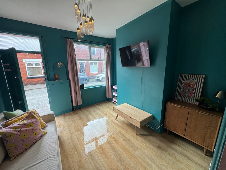 Altrincham 2 Bed House | Sleeps6 | Wifi | Parking - Knutsford