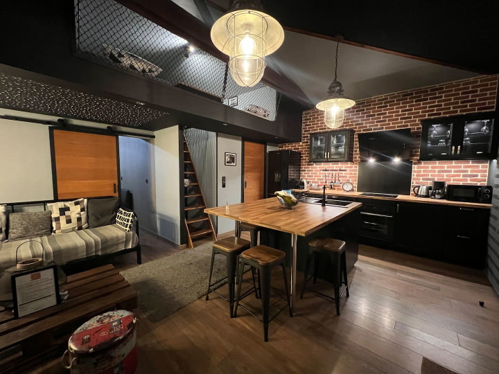 Beachfront La P'tite Fabrik Industrial Loft - Saint-Coulomb