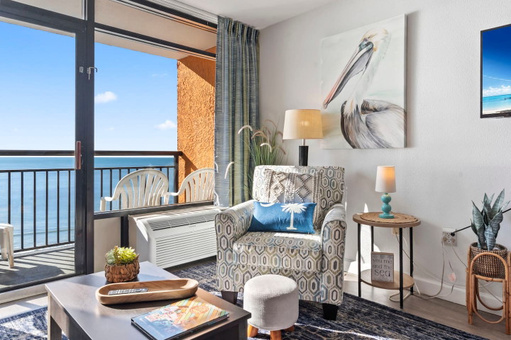 Your Nautical Nest 5* Ocean Front, King, Sleep 4 - Myrtle Beach, SC