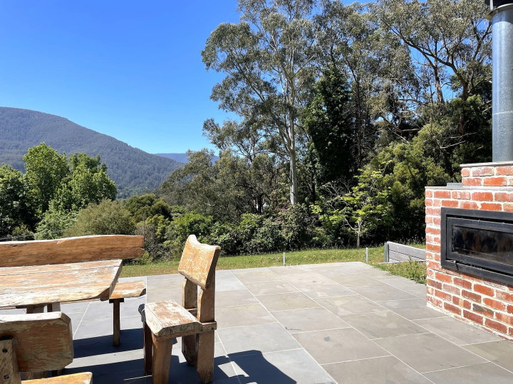 A View To Impress! - Warburton
