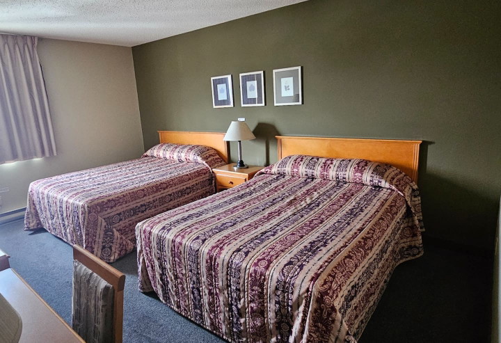 Hotel Room In Cranbrook-two Queen Beds - Cranbrook