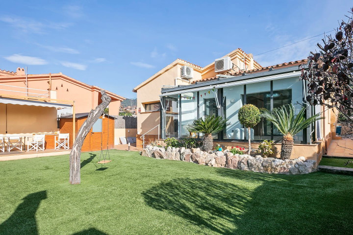 Preciosa Y Tranquila Casa En Cabrils / Maresme - El Masnou