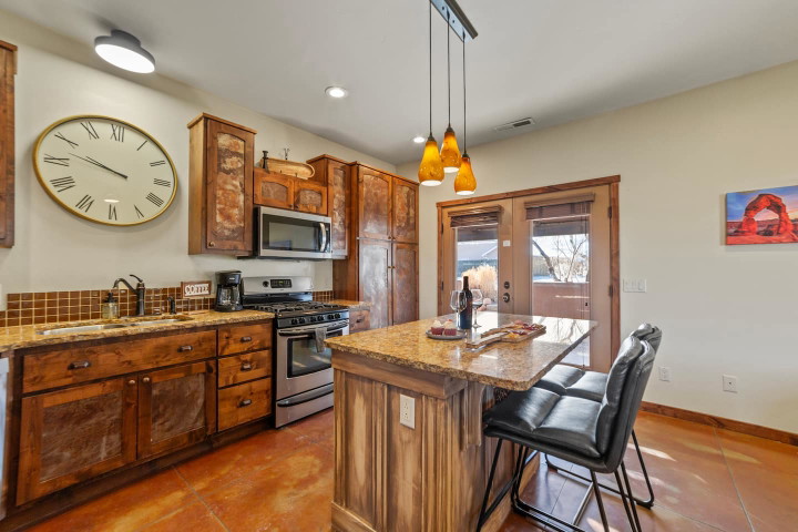 Red Rock Oasis I Large Patio I Pool & Hot Tub - Utah