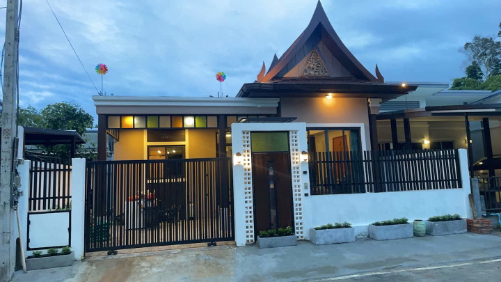 Golden Sky And Sea Pool Villa - Krabi