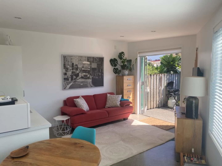 Modern, Private & Sunny In Best Ahuriri Location - Napier