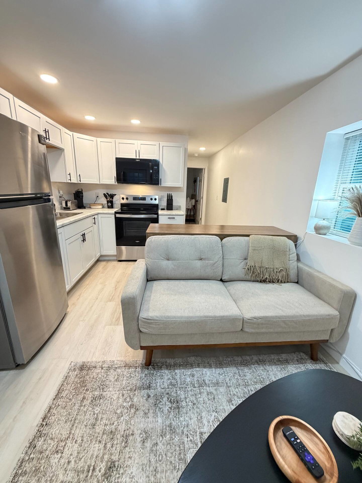 Quiet 1br | Near Downtown | Fast Wi-fi - Evansville, IN
