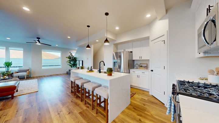 Deckhouse: Luxury Living - Payson, UT