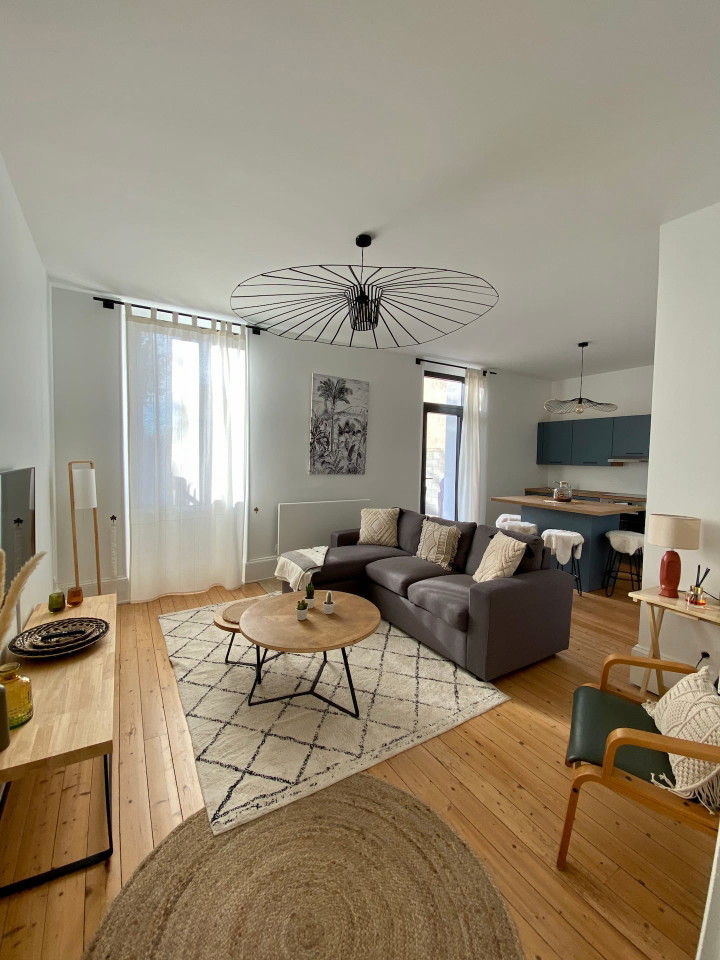 Appt 2 Chambres, Grande Terrasse, Parking Privé. - Valence