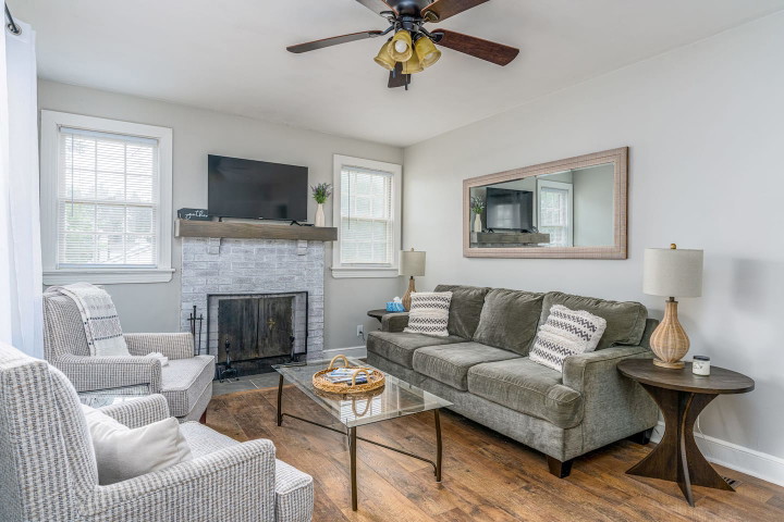 The Cozy Cape | Near Lu & Airport! - Lynchburg, VA