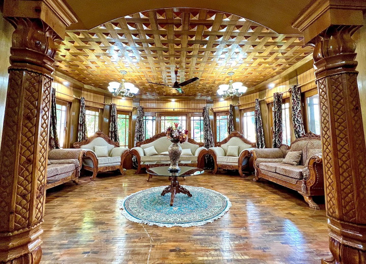 Zakiyas Homestay,near Nigeen Lake - シュリーナガル