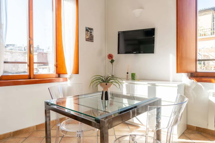 Petit Studio Dans Le Rione Monti - Rome