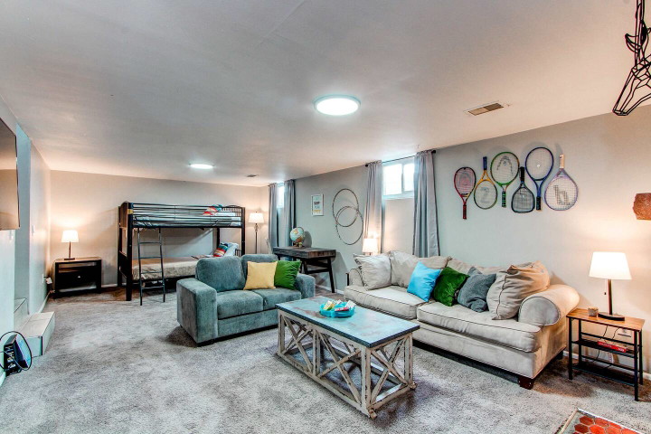 Large Family Home In Littleton - Highlands Ranch, CO