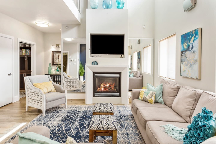 Lux Play Home, 30 People, & Indoor Bball Court - Idaho Falls, ID