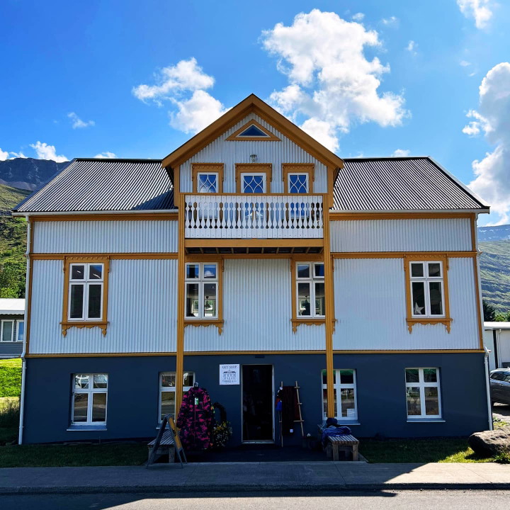 Steinholt, Charming & Central Apartment - Iceland