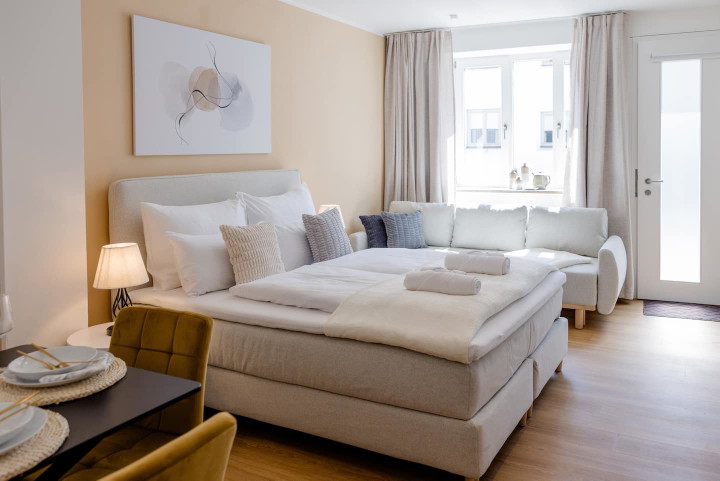 Lumen Homes: Old Town Studio, In Center + Kitchen - Ingolstadt