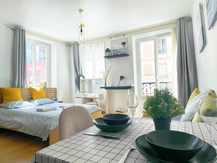 Authentic Parisian Flat | 1min To Metro Lines 3/4 - Paris