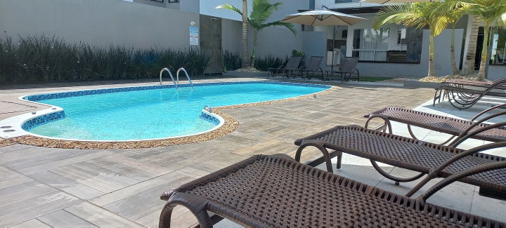 (7)casa Com Piscina E Banheira-uma Quadra Da Praia - Itapoá